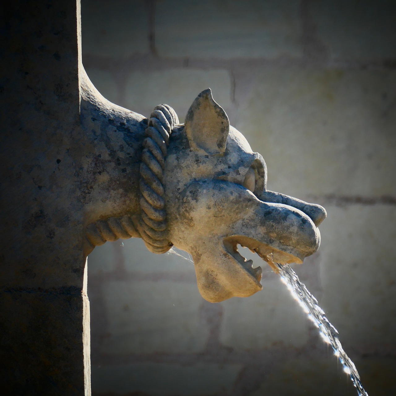 Gargoyles #folklore #AtoZChallenge – Ronel the Mythmaker